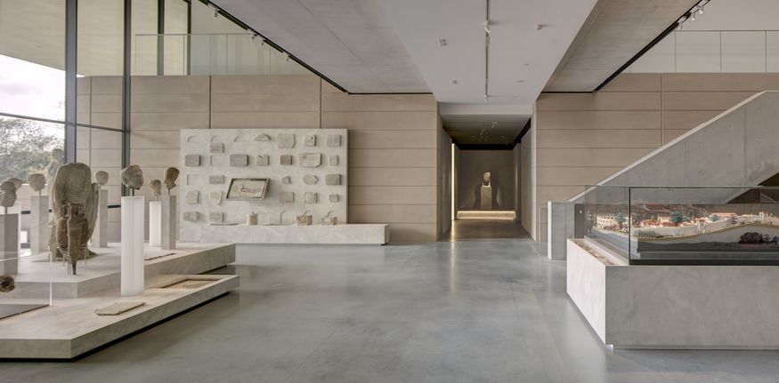 The Nicholson Galleries, Chau Chak Wing Museum by studioplusthree ...
