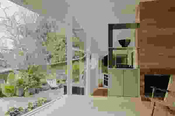 Raising the bar: Bardon Undercroft House | ArchitectureAu