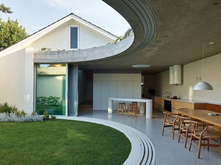 Living in the round: Elwood Bungalow | ArchitectureAu