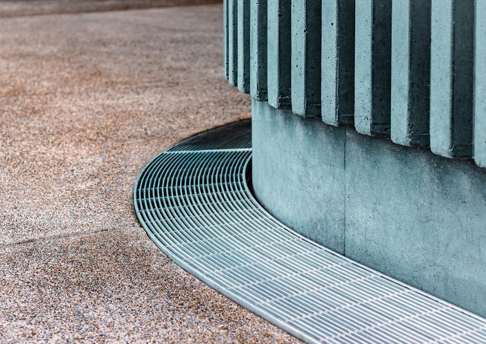 Allproof’s custom curved drainage solution for a new hotel | ArchitectureAu