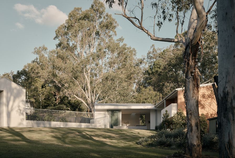 Instructive reimagining: Pinjarra Hills House | ArchitectureAu
