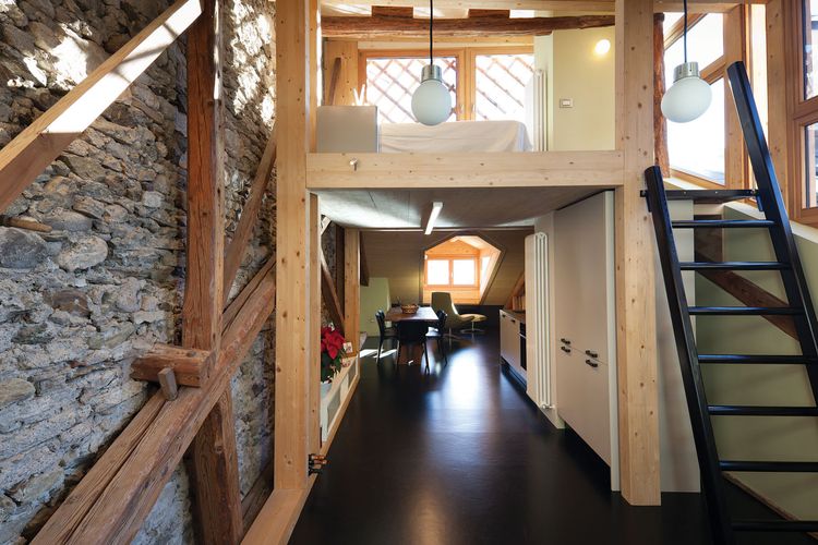 Attic in the Dolomites | ArchitectureAu