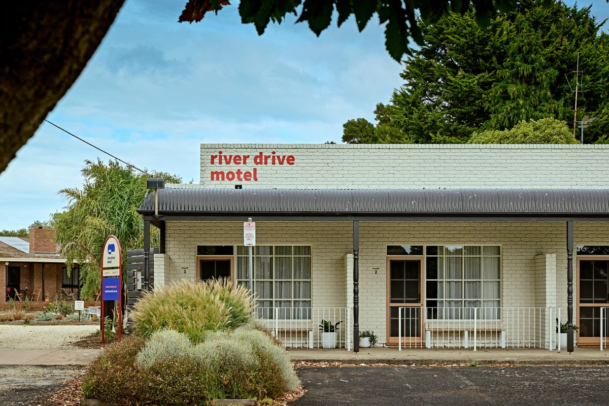River Drive Motel by Moth Design | ArchitectureAu
