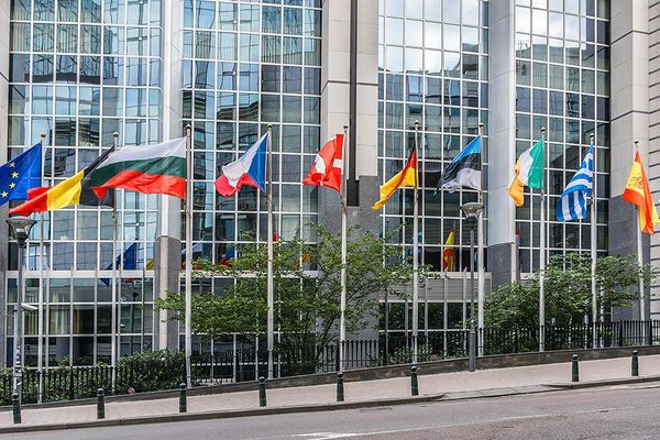 ArmourShield poly-composite security glass by Glasshape | ArchitectureAu