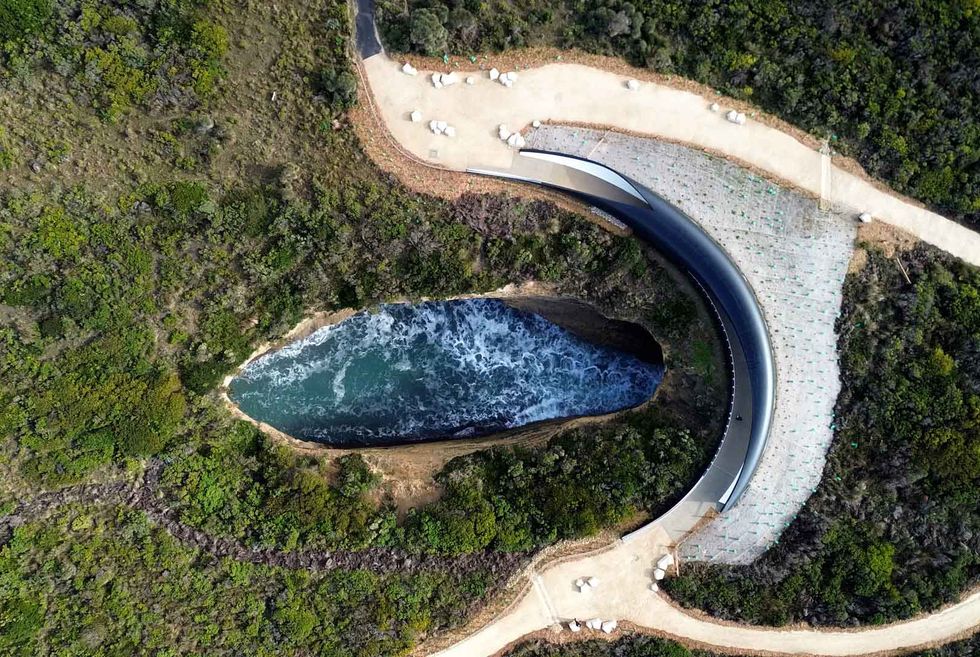 Whale-inspired viewing platform opens on Victoria’s Great Ocean Road ...