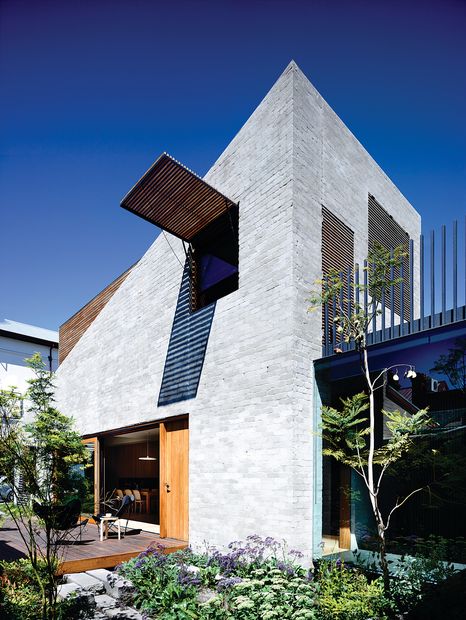 Magic secret: East West House | ArchitectureAu