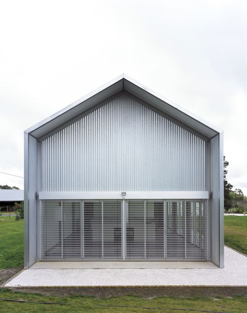 Hay Barn by Ian Moore Architects | ArchitectureAu