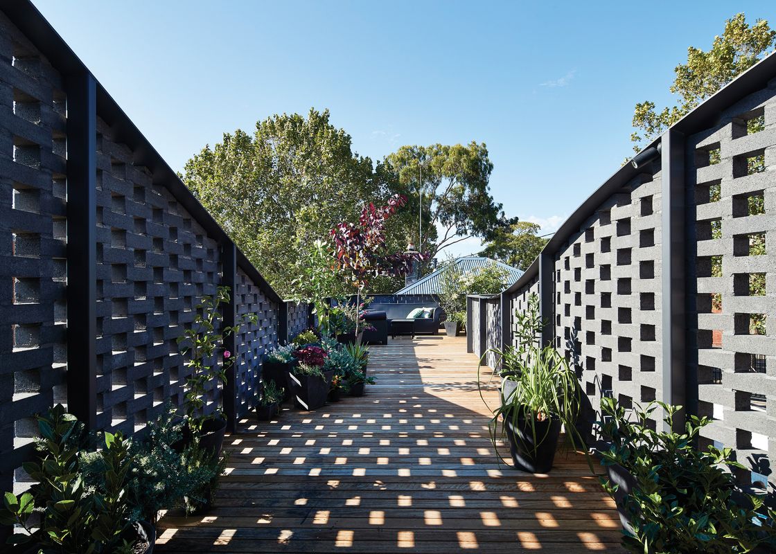 Open and shut: Perimeter House | ArchitectureAu