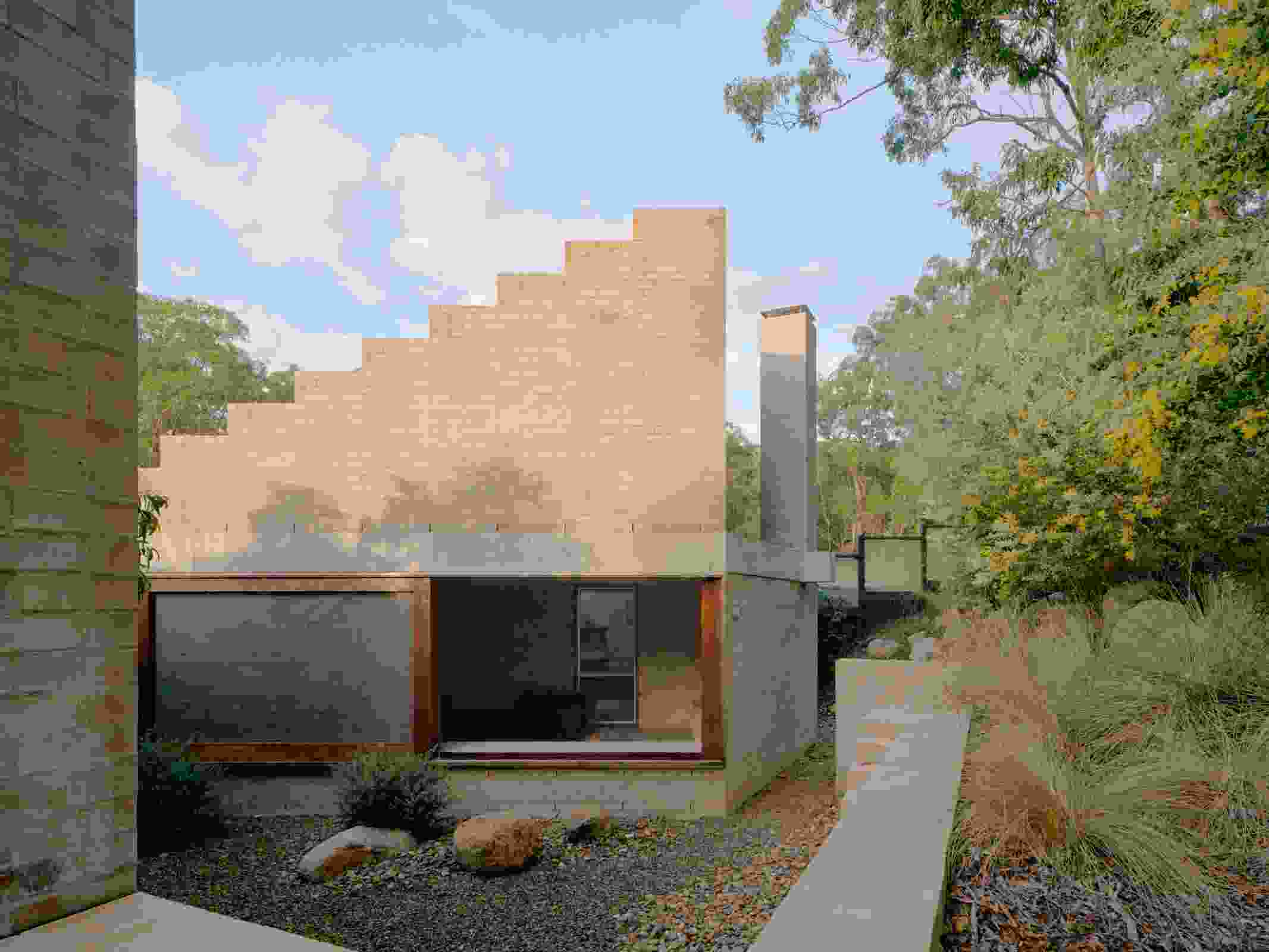 Stuartholme House by Nielsen Jenkins with Michael Lumby | ArchitectureAu