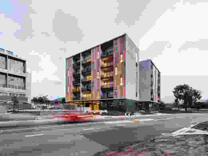 Queens Walk Housing by Cumulus Studio | ArchitectureAu