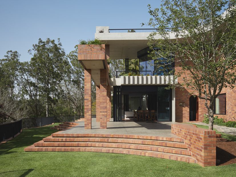 A building that plays with time: Tjuringa House | ArchitectureAu