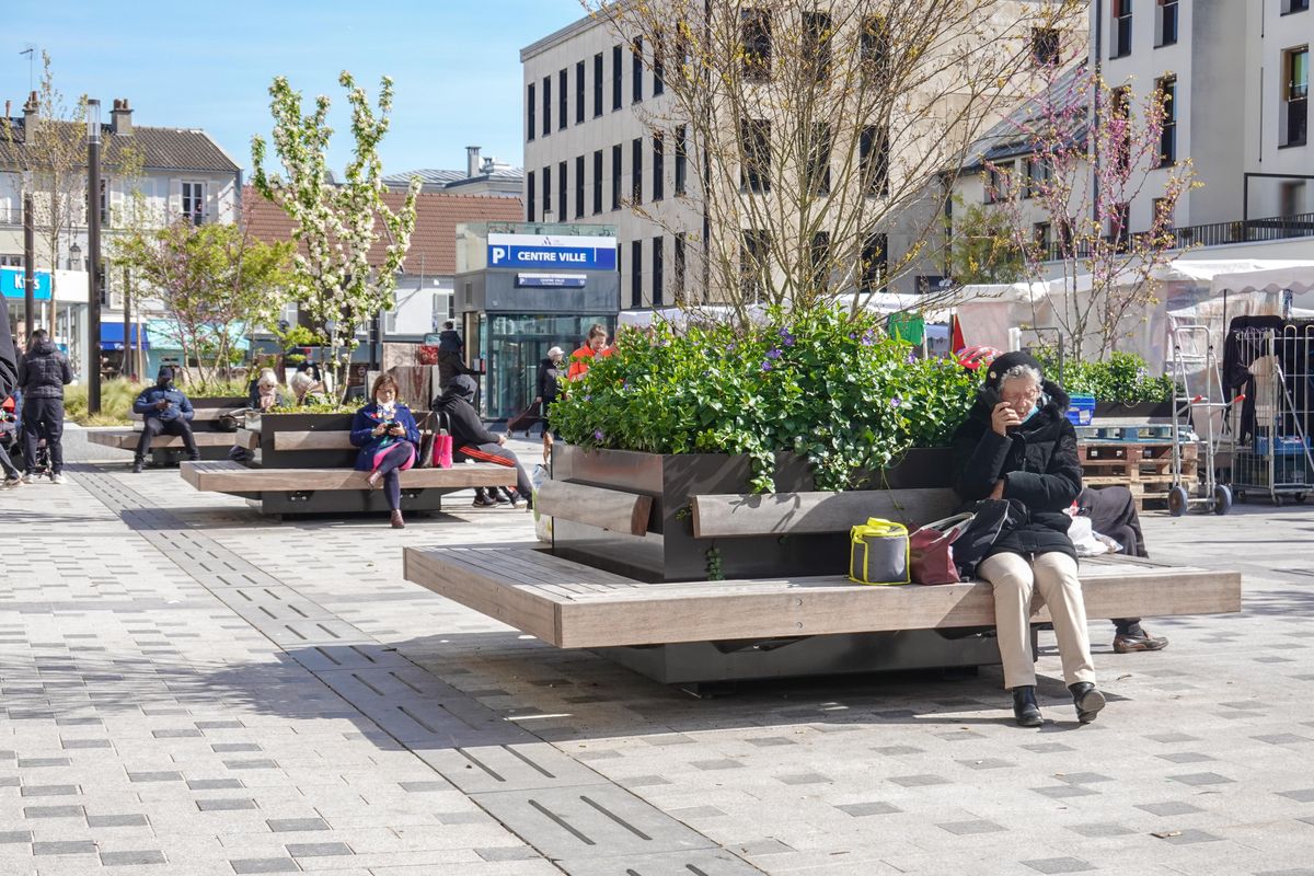 Rough & Ready Hug a Tub series from Streetlife | ArchitectureAu