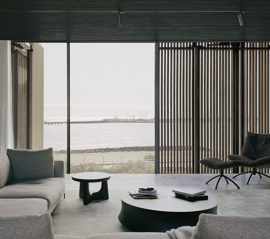 Motorised bifold screens at House on the Bay | ArchitectureAu