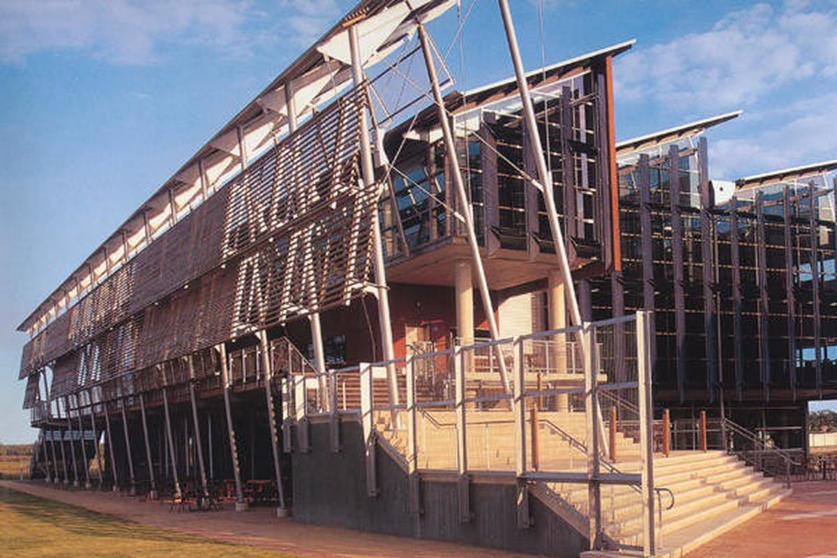 Mainwaring honoured by Sunshine Coast University | ArchitectureAu