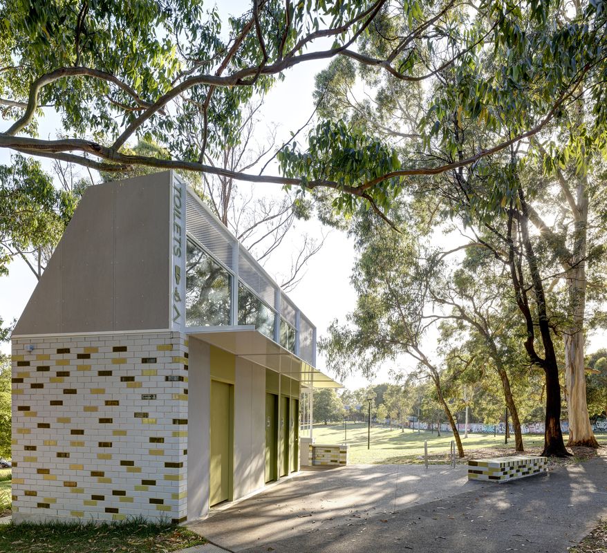 Camperdown Memorial Amenities by lahznimmo architects | ArchitectureAu