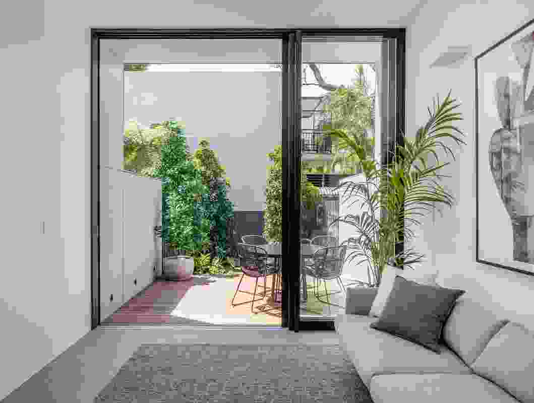 Skinny Booth by Ballast Point Architects + Builders | ArchitectureAu