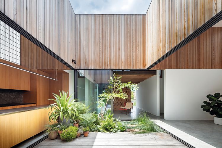 Courted House by Breakspear Architects | ArchitectureAu