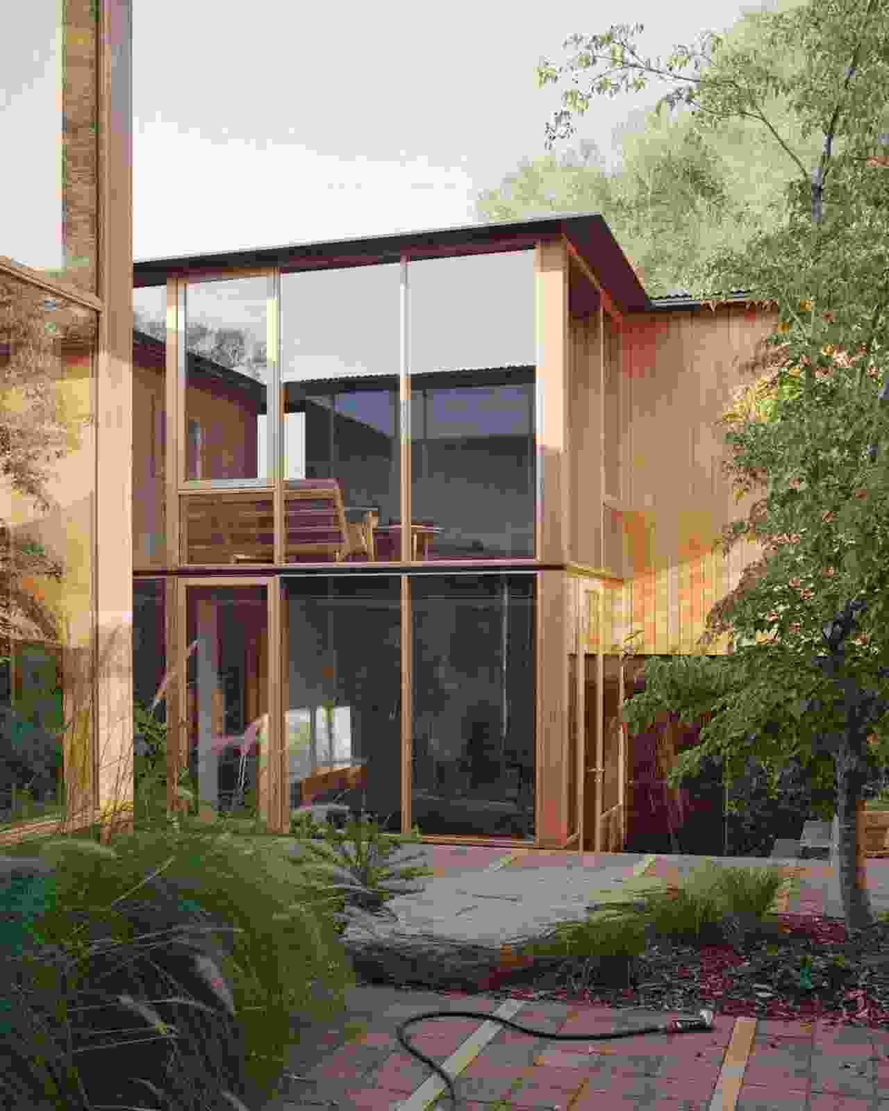 Corner House by Archier | ArchitectureAu