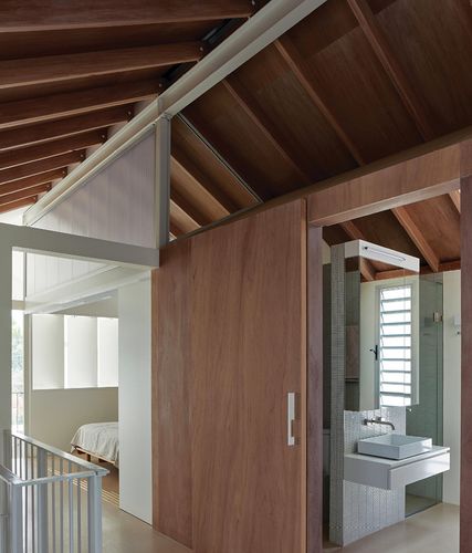 Floating Gable House by Phorm Architecture and Design | ArchitectureAu