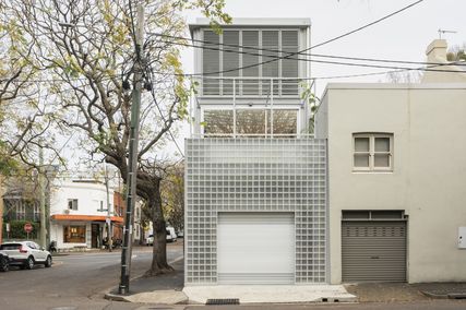 Lawson Flats by Ohlo Studio | ArchitectureAu
