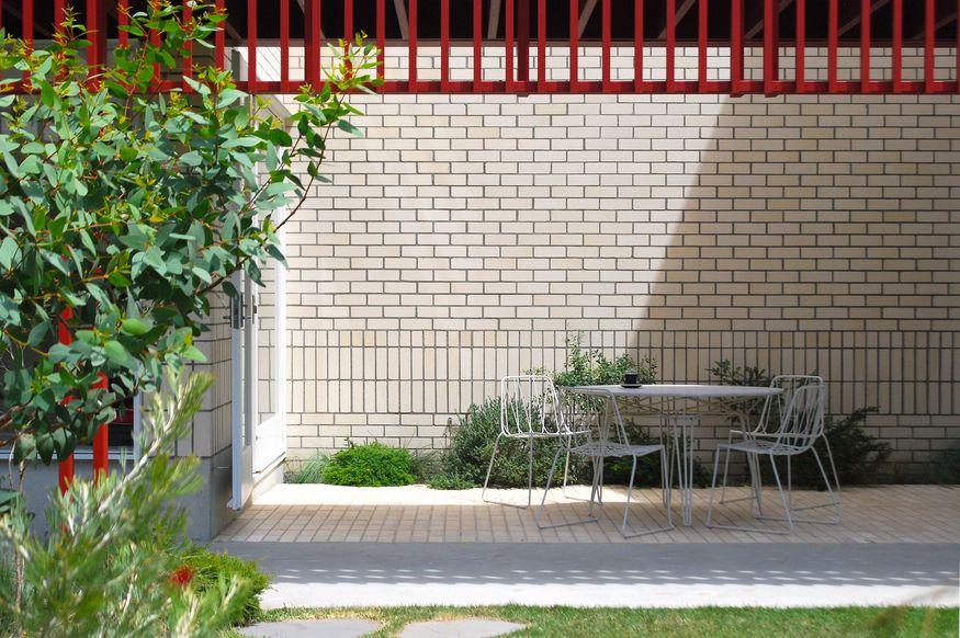 Casuarina Garden by Prandium Studio with Vokes and Peters | ArchitectureAu