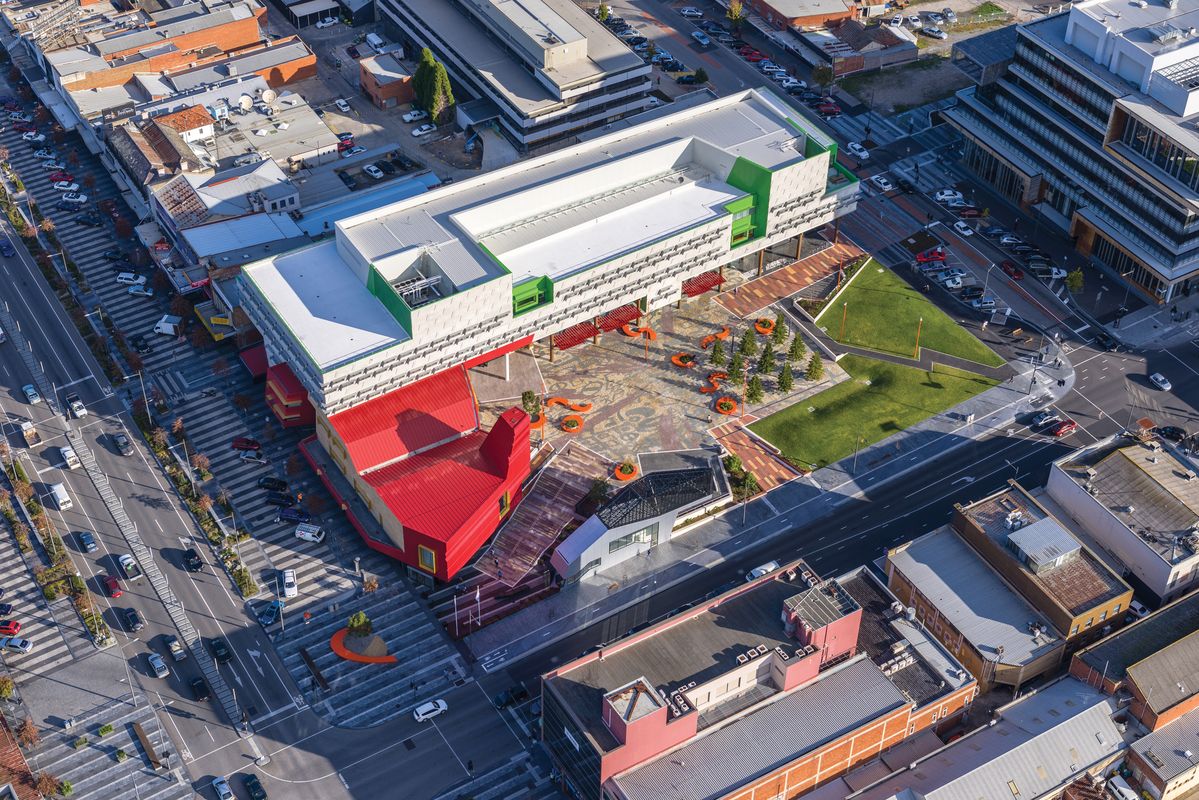 The ‘public living room’ and its role in contemporary urban ...