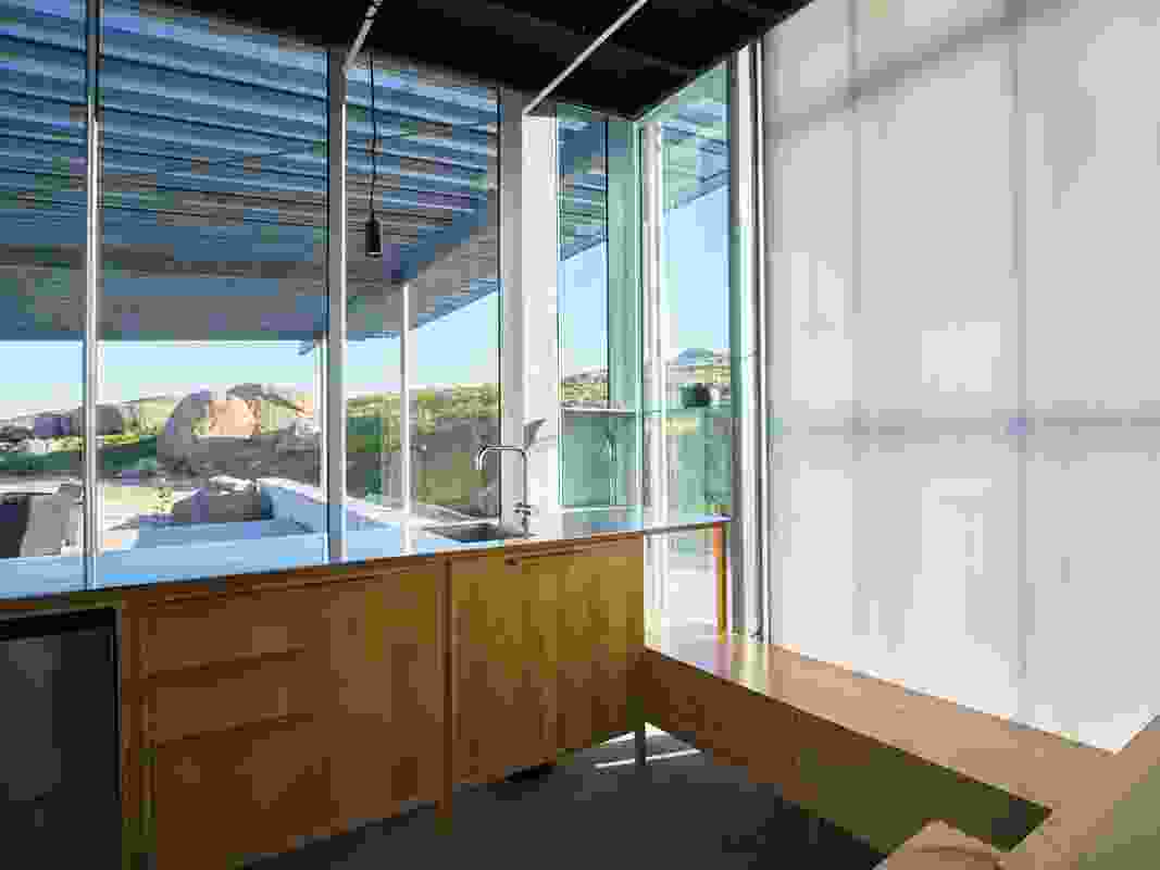 Shack in the Rocks by Sean Godsell Architects | ArchitectureAu