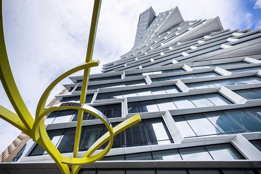 ‘Jenga-like’ Quay Quarter Tower complete | ArchitectureAu
