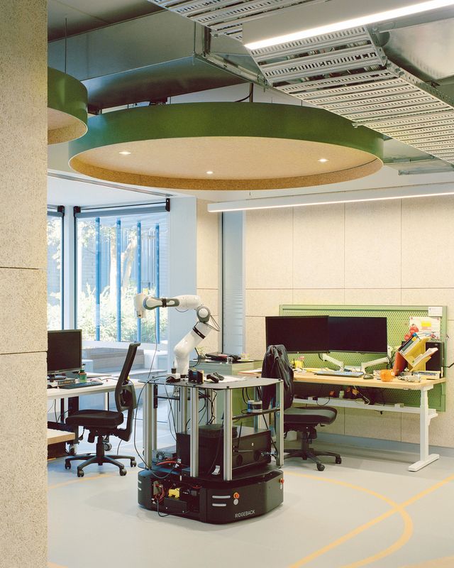 The excitement of experimental activities: Monash Robotics Lab ...