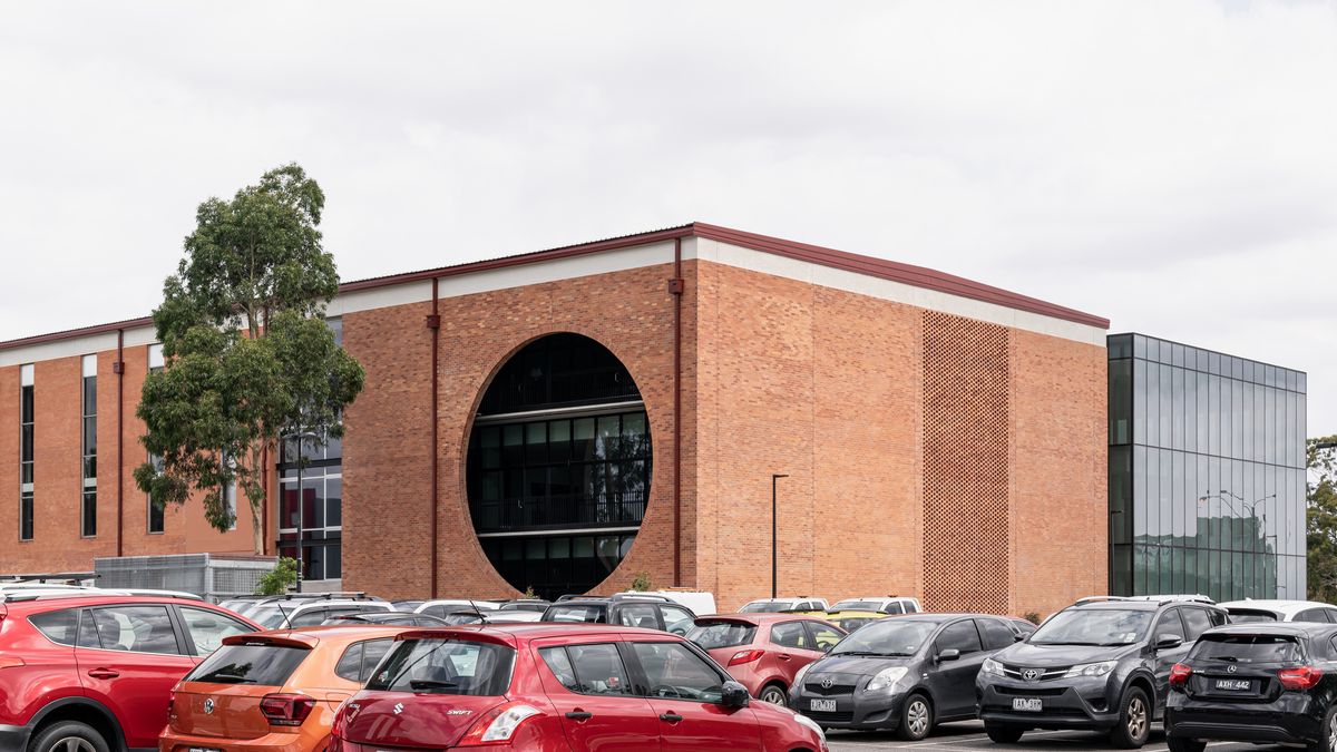 Town Hall Broadmeadows by Kerstin Thompson Architects | ArchitectureAu