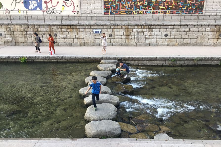 Restoring calm: Seoul’s Cheonggyecheon stream | Landscape Australia