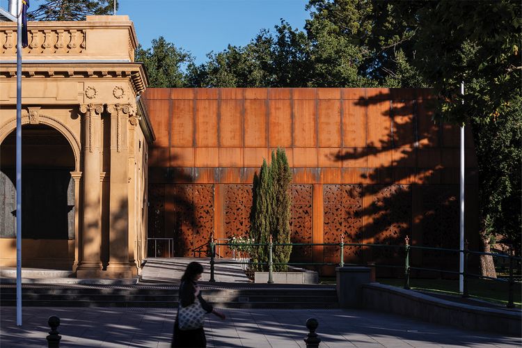 Bendigo Soldiers' Memorial Institute by Lovell Chen | ArchitectureAU
