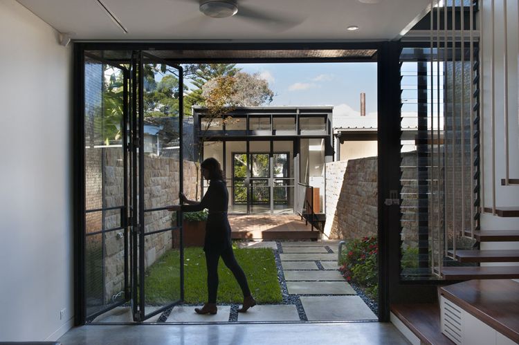 Upside-down and Back-to-front House | ArchitectureAu