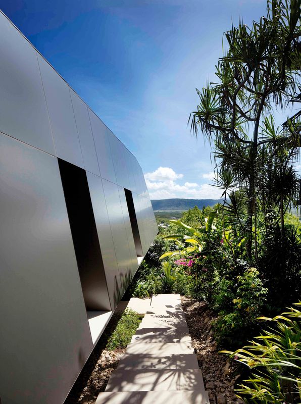 Cliff hanger: The Edge | ArchitectureAu